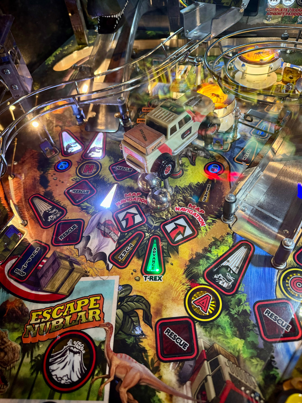 Jurassic Park Pinball Comparison: 1993 Williams vs 2019 Stern